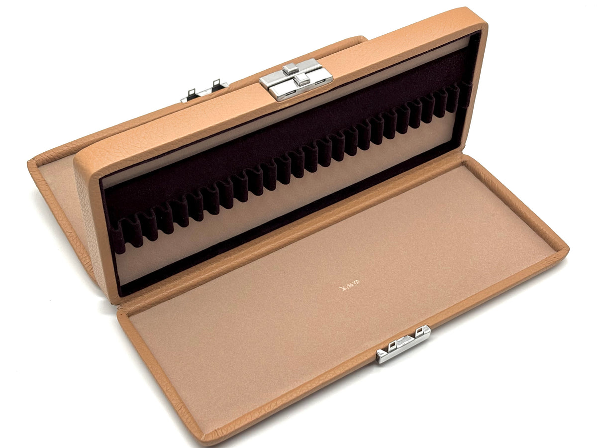 DWK 'CHROMA' LEATHER REED CASE - OBOE (50 REEDS) – Sandpiper Oboe Boutique