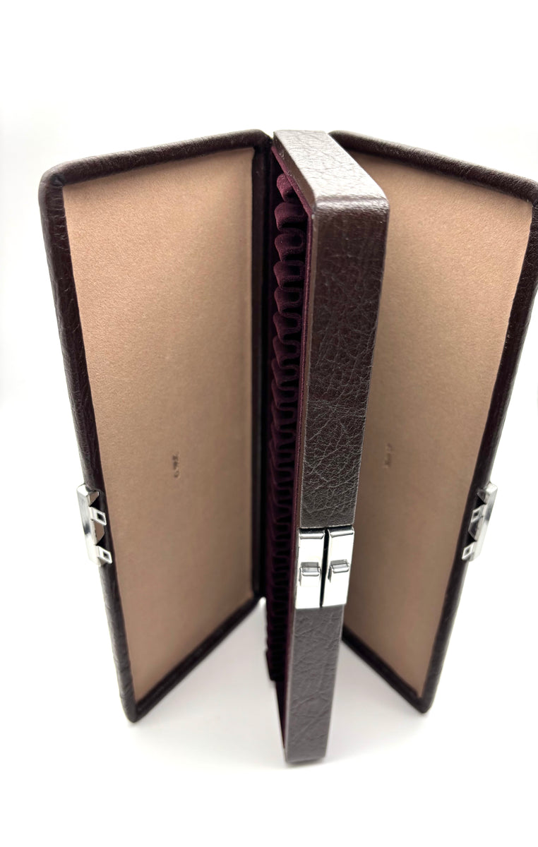 DWK 'CHROMA' LEATHER REED CASE - OBOE (50 REEDS) – Sandpiper Oboe Boutique